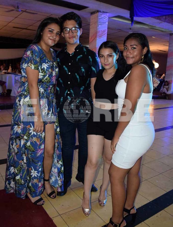 Karla Debuta en Sociedad - Periódico El Orbe.