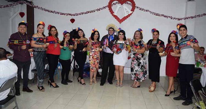 Idalia Díaz & Arturo Toledo Despiden su Soltería - Periódico El Orbe.