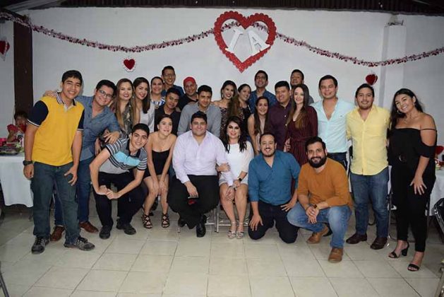 Idalia Díaz & Arturo Toledo Despiden su Soltería - Periódico El Orbe.