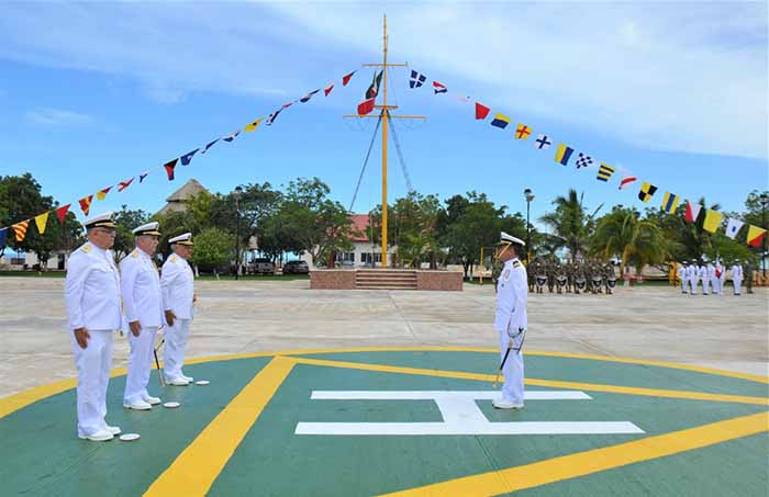 Vicealmirante Gilberto Carballo Recibe Mando de la Séptima Región Naval ...