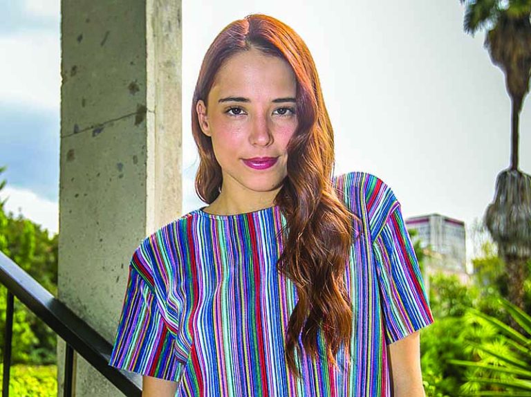 Majo Aguilar le Gana Premio a su Prima y lo Celebra - Periódico El Orbe.