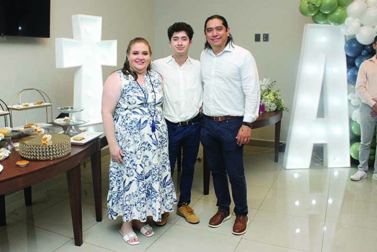 Jorge Adrián Recibió la Confirmación - Periódico El Orbe.