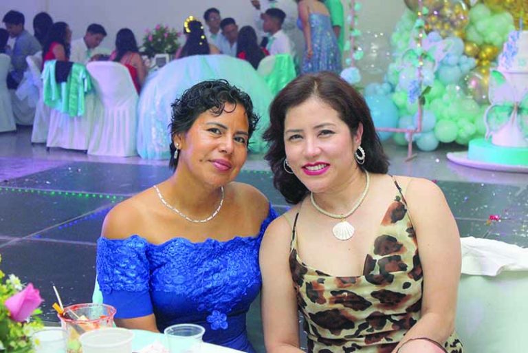 Arianna Rodríguez Celebra sus XV Años - Periódico El Orbe.