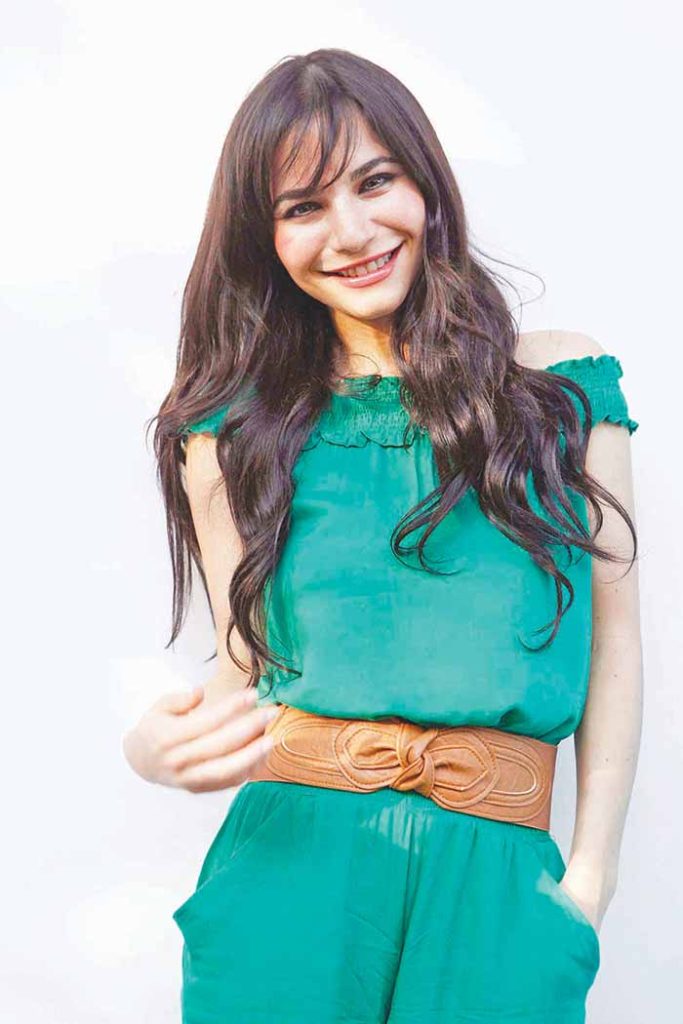 Martha Higareda y Lewis Howes dan la Bienvenida a sus Gemelas ...