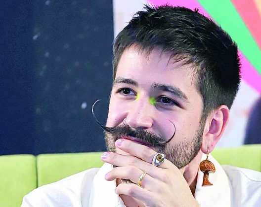 Camilo Entrena a su Hija Índigo Para Comer Chile Mexicano - Periódico ...